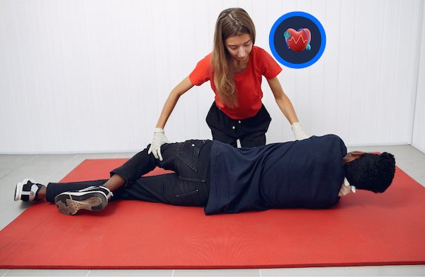 Gestes de premiers secours au travail : les indispensables