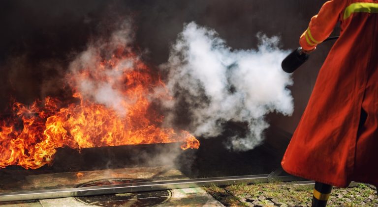 Formation extincteur : apprendre à réagir face au feu