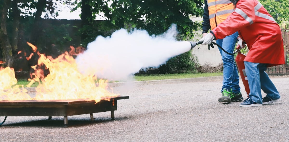 Formation extincteur : apprendre à réagir face au feu